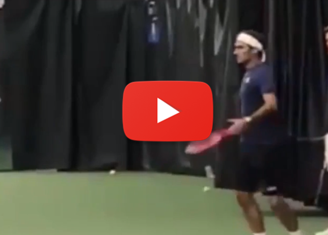 Federer practices with a new red racket in Chicago - Tennis Tonic ...