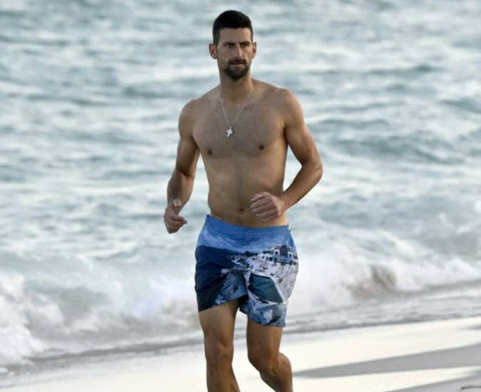 Djokovic enjoys Miami beach after withdrawing from Miami Open - Tennis ...