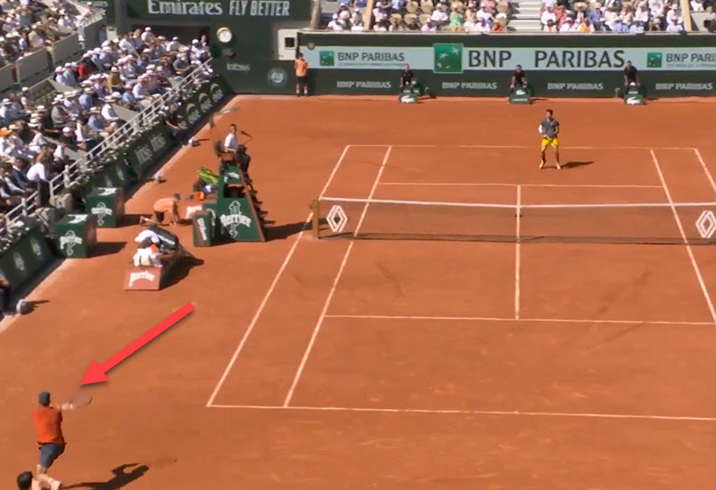 WATCH. Sinner surprises everyone with a great backhand passing shot in his match versus Alcaraz ...