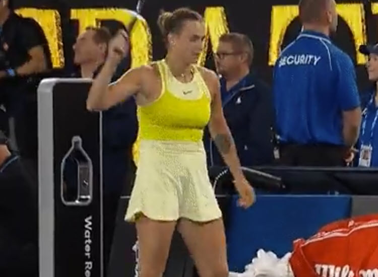 Sabalenka destroys her racket and cries under the towel after losing ...